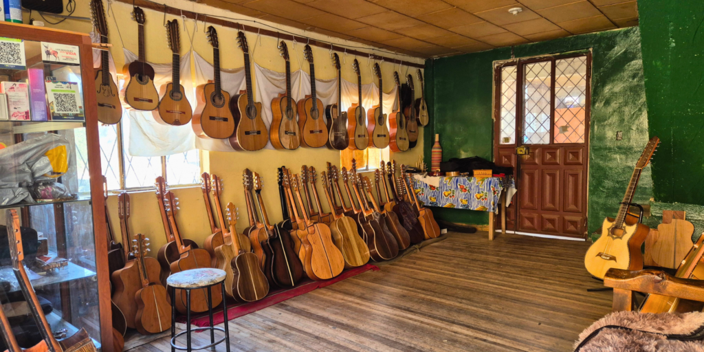 Ecuador Cuenca craftman trail hero | Contours Travel | Experts in ...